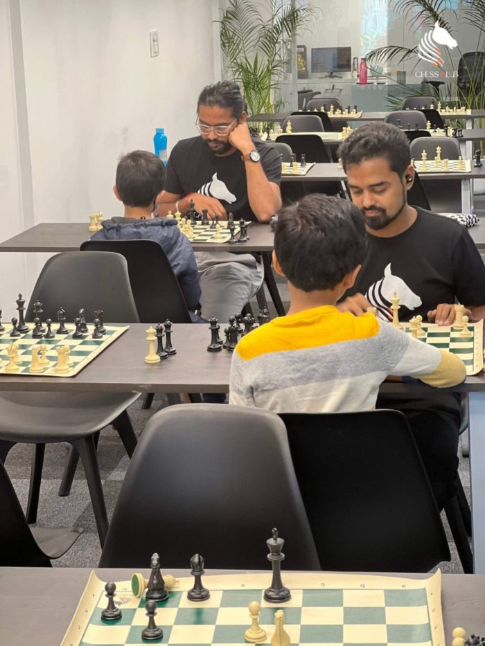 Online Chess Coaching for Students with Personalized Attention